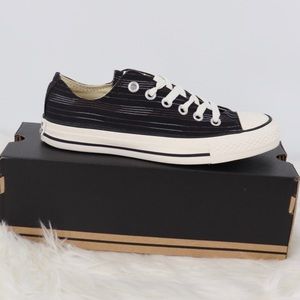 Converse | Shoes | 25 Retail Sz 575 Women Low Top | Poshmark